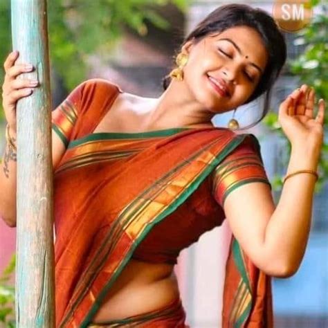 ஆஹா 😍😍 பாவாடை தாவணியில் ஆரம்பித்த இடைகிள்ளல் 😘😘😘😘 தாவணியினை