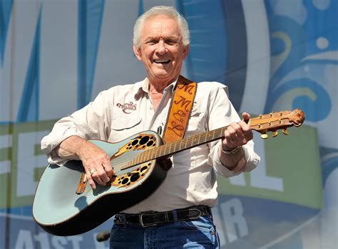 Country Singer And Songwriter Mel Tillis Dies At 85