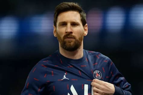 Lionel Messi Condong Ke Pintu Keluar Dari Paris Saint Germain Borneo