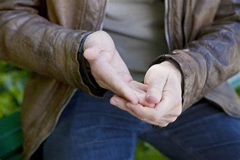 Morbo di Raynaud cos è sintomi terapia e cure naturali