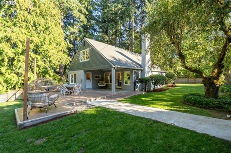 8000 Sw 54th Ave Portland Or 97219 Redfin