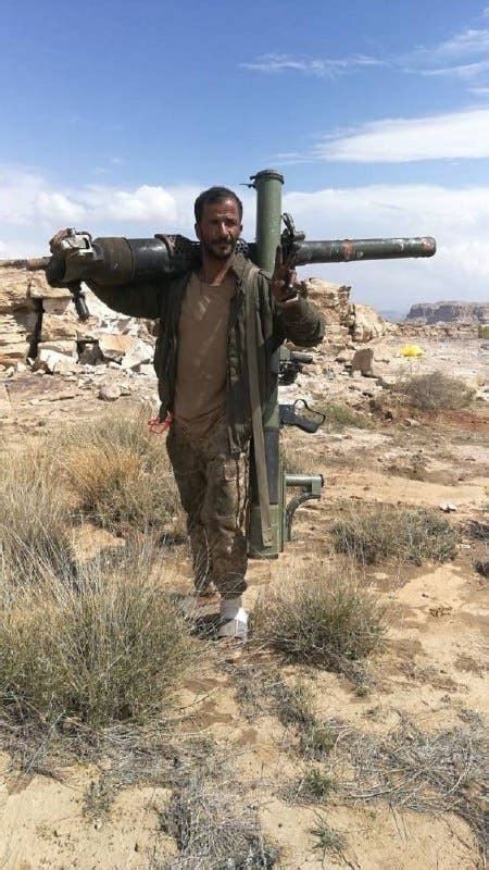 صور الجيش اليمني يسيطر على مواقع استراتيجية بمعقل الحوثيين