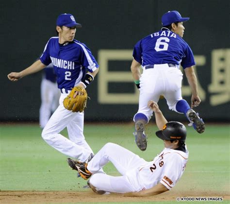 中日で史上最強の二遊間！二人はアライバコンビとは？不仲ですれ違い！