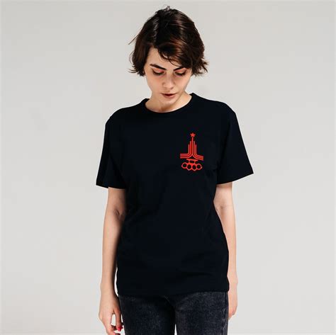 Футболка Олимпиада лого черная с красным значком Mother Russia