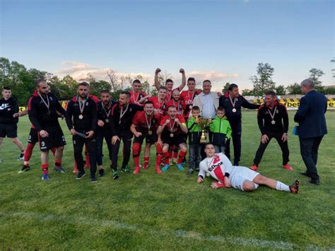 Дружба Мещица вдигна Купата на Областното първенство по футбол