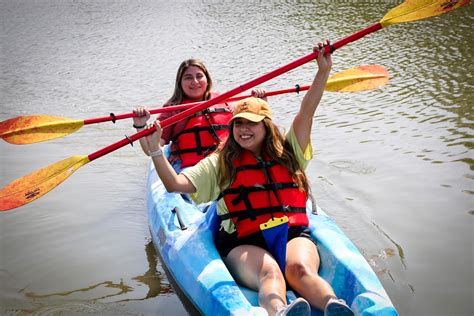 San Antonios Woodlawn Elmendorf Lake Parks Offer Kayaking