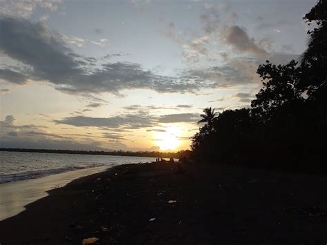 Discover The Biggest Beach In Lae Papua New Guinea Ulastempat