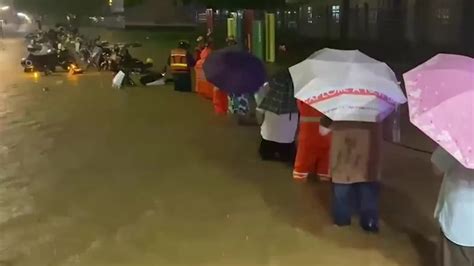 深圳进入暴雨紧急防御状态凤凰网视频凤凰网