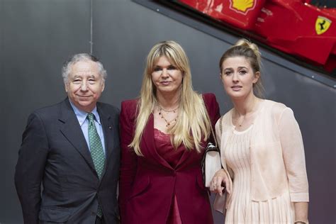 „10 лет живет как заключенная“ Как жена Шумахера оберегает частную жизнь семьи Delfi Rus