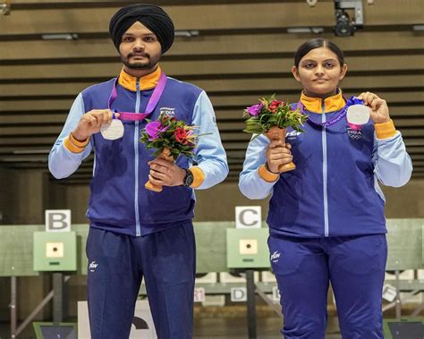 Sarabjot Divya Win Silver Medal In 10m Air Pistol Mixed Team Event