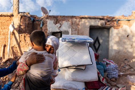 Morocco Earthquake Death Toll Passes 2800 Survivors Camp Outdoors