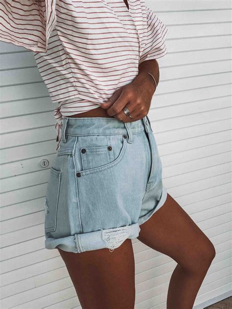 5 Stylish Ways To Wear Denim Shorts Lesbasics