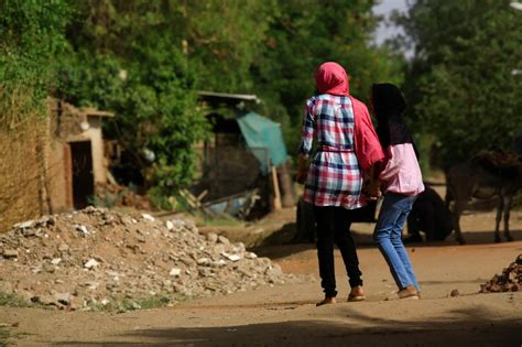 خلافات حول قرار إقالة وزير الصحة السوداني اندبندنت عربية