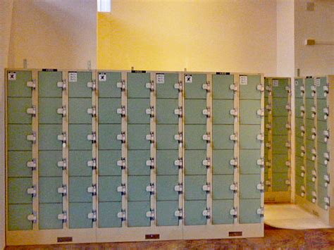 ロッカー専門会社フジで取り扱っているロッカー製品特性早見表で確認