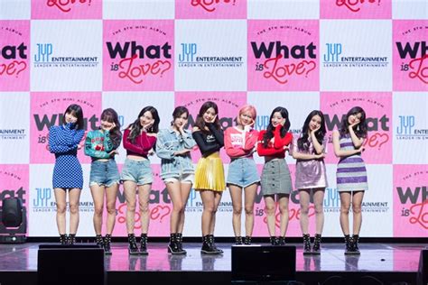 Tf현장 트와이스 왓 이즈 러브 쇼케이스 1위 공약 남장할 것 연예 기사 더팩트