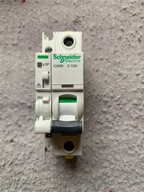 Dvärgbrytare /säkring Schneider IC60N 1P C10A -.. | Köp på Tradera ...
