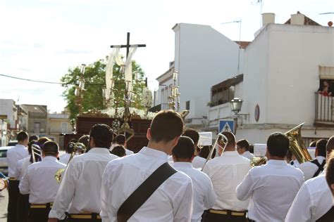 Las Cositas de mi pueblo TOCINA La Hdad de la Vera Cruz celebró un año más la CRUZ DE MAYO