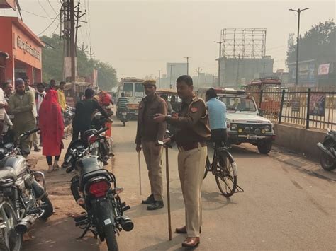 Vehicle Will Be Seized For Parking On The Road In Firozabad जाम से