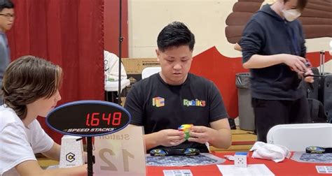 Video Man Breaks World Record Solves Rubik S Cube In 3 1 Seconds