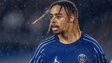 Video Létat Catastrophique De La Pelouse Du Roudourou Avant Brest