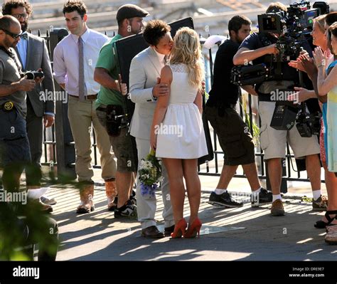 Amy Poehler And Paul Rudd Filming The New Movie They Came Together In