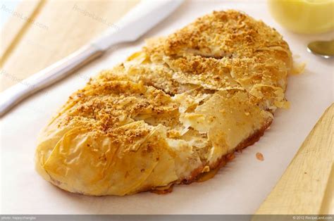 Peach Strudel With Vanilla Sauce Recipe