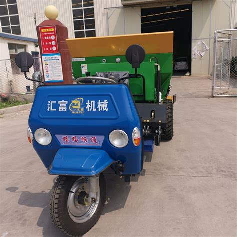 汇富撒粪车厂家 15方三轮车撒肥机供应汇富撒粪车厂家曲阜汇富机械制造有限公司销售部