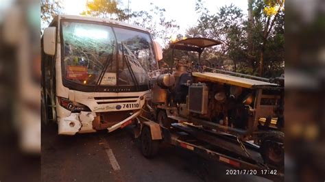 Acidente em Itabirito envolve ônibus e uma máquina de pintura da Prefeitura Radar Geral
