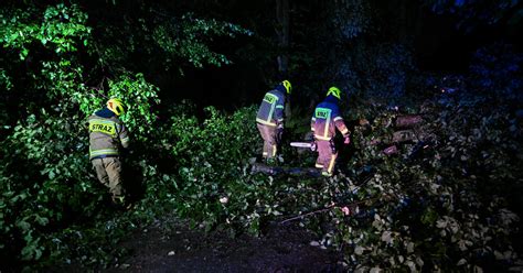 Wichury w całym kraju Strażacy mieli bardzo trudną noc Wiadomości