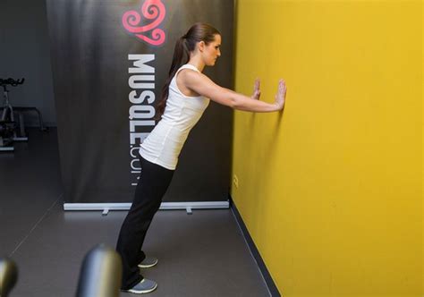 Cómo hacer las flexiones de brazos Guía 2021 técnica y variantes