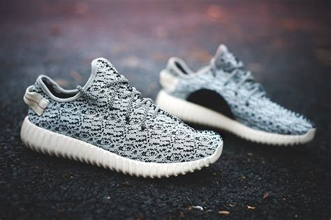 Кроссовки Adidas Yeezy 350 Boost цвет Серый купить по цене 3110 рублей ...