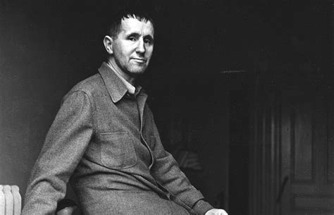 Ölümünün 61 Yılında Daima Dayanışmayı Öğütleyen 12 Şiiriyle Bertolt Brecht