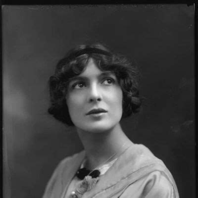 Julia James Wiki Age Height Net Worth Husband Updated On February