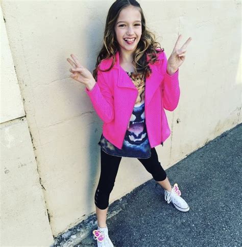 Pin By Jules 🧃 On Jayde Isabel Fashion Jayden Bartels Jackets