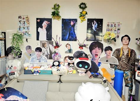 Slow오로라진💫🐹월와햄찌석찌 ️‍🔥 On Twitter 본보야지 보면서 굿즈 정리🫶 미루고 미뤘던 아스를 이제야 정리and진열하고 마무리함고생했다 나자신🫂 처음엔