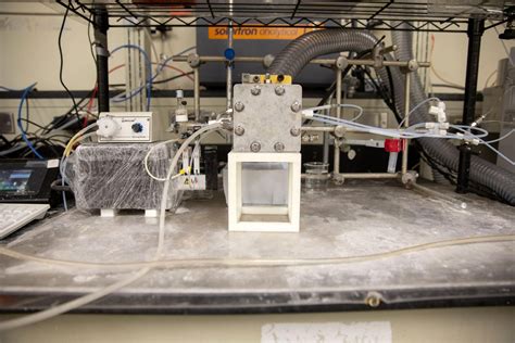 Carbon Dioxide Reactor Synthesizes Martian Fuel