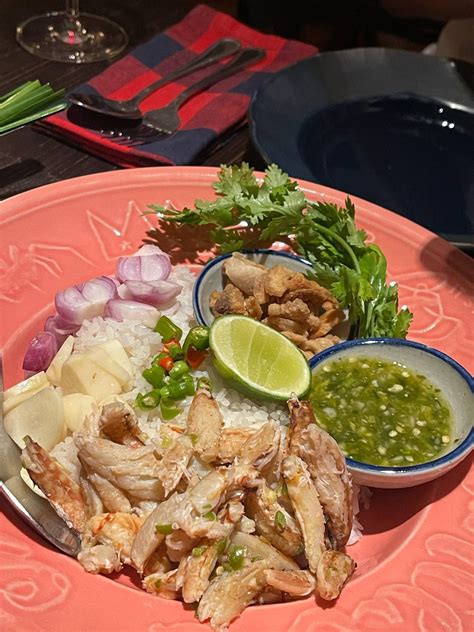 ข้าวขยำปู ร้าน อีกา ถนนทรงวาด