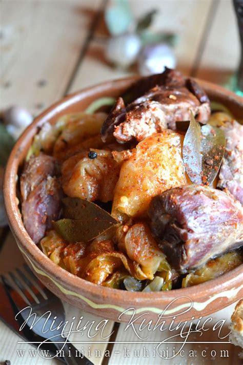 Kiseli Kupus Sa Suvim Mesom