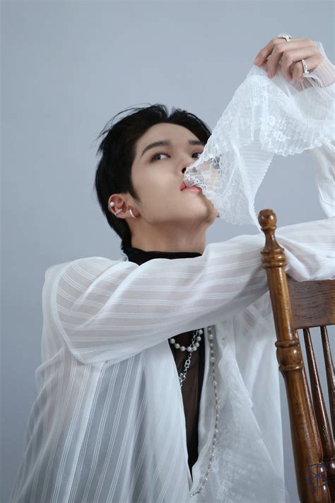 Cixs Bae Jinyoung Poster Shooting For Universe Behind The Scene Kpopmap