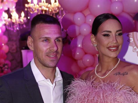 Nikad Mu NeĆe Zaboraviti Kaća Ne Veruje šta Joj Je Gobelja Uradio Foto