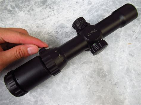 Yahooオークション Leapers製 Accushot 1 4x28 30mm Cqbズームスコ