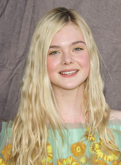 Super Hollywood Elle Fanning Hairstyles