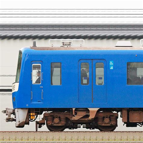 京急電鉄2100形（2次車）2133編成「京急ブルースカイトレイン」（海側）｜railfilejp｜鉄道車両サイドビューの図鑑