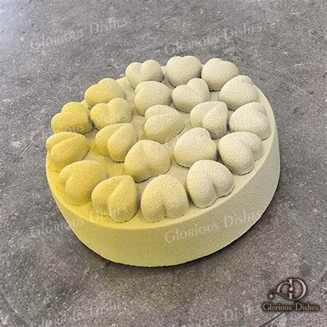 کیک تولد زرد دخترانه