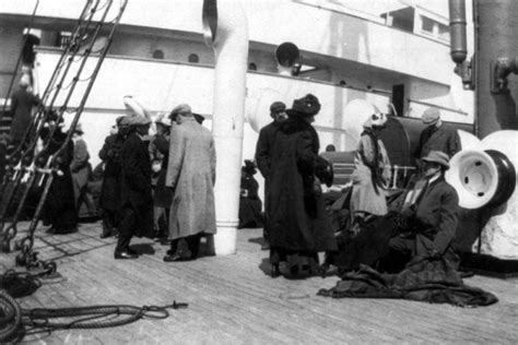 See How The Titanic Survivors In Lifeboats Were Rescued By The Ship