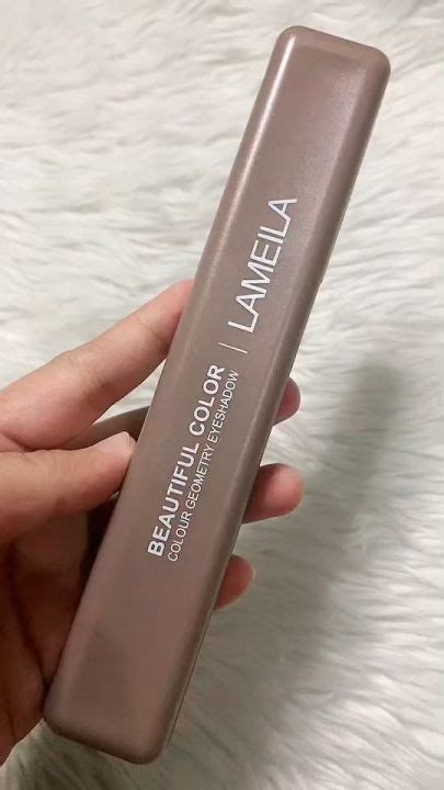 Eyeshadow Palete Lengkap 9 Warna Matte And Glitter Beautiful Geonetry