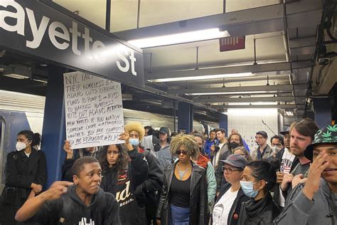 Chokehold Killed Man Restrained By Subway Passengers New York