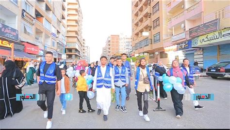 حياة كريمة بمطروح توزع الهدايا والحلوى على المواطنين بمناسبة عيد الفطر