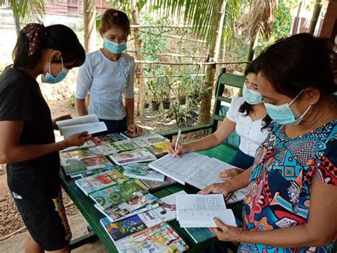 ကရသူရိမြို့၌ Mobile Library စနစ်ဖြင့်စာအုပ် ၊ စာစောင်များငှားရမ်းခြင