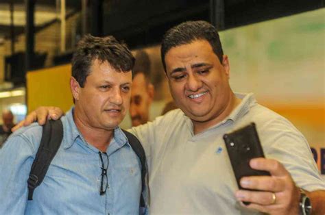 Adilson Batista Novo Técnico Do Cruzeiro Chega A Bh Superesportes